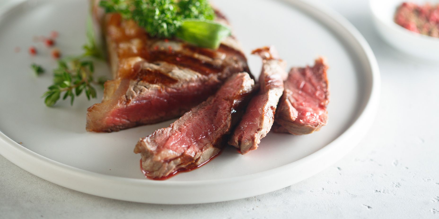 6 Protein Rich Foods To Build Stronger Bones | AlgaeCal